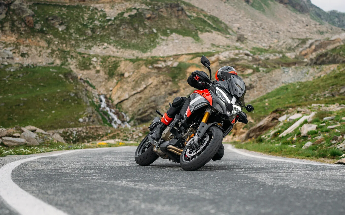 Nuova Ducati Multistrada V4 Pikes Peak MY25 - Ducati Milano